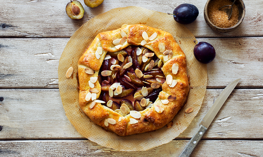 Enostavna slivova pita – galeta - Znam.si