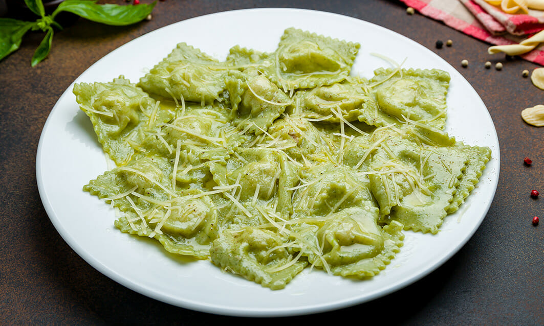 Ravioli s špinačo in z rikoto - Znam.si