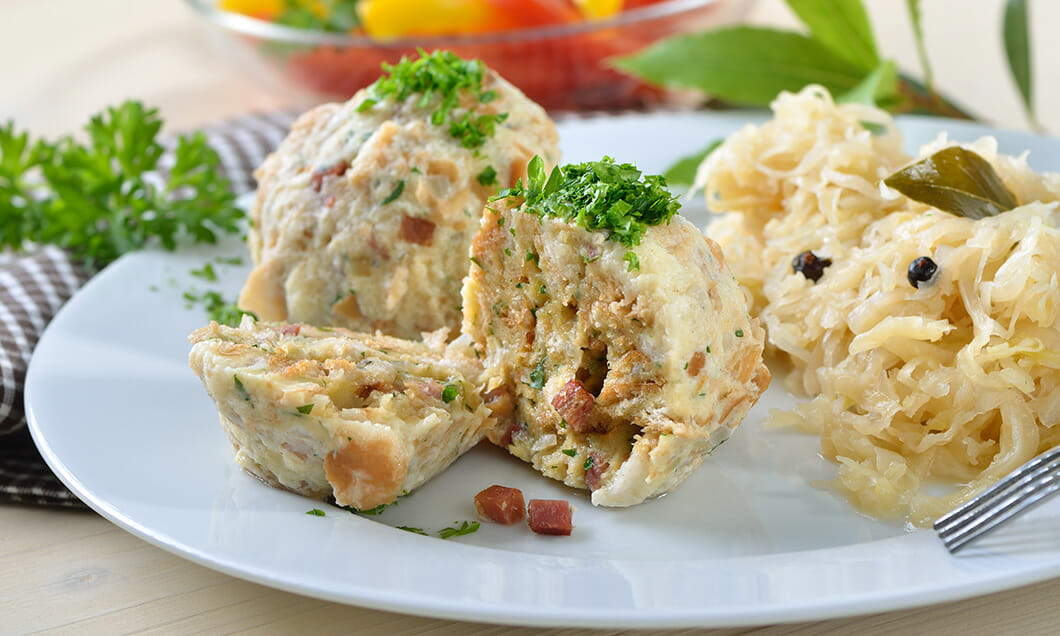 Tirolski cmoki s slanino - Znam.si