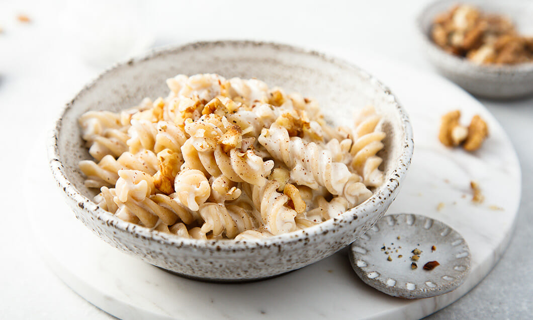 Testenine z orehovo omako - Znam.si