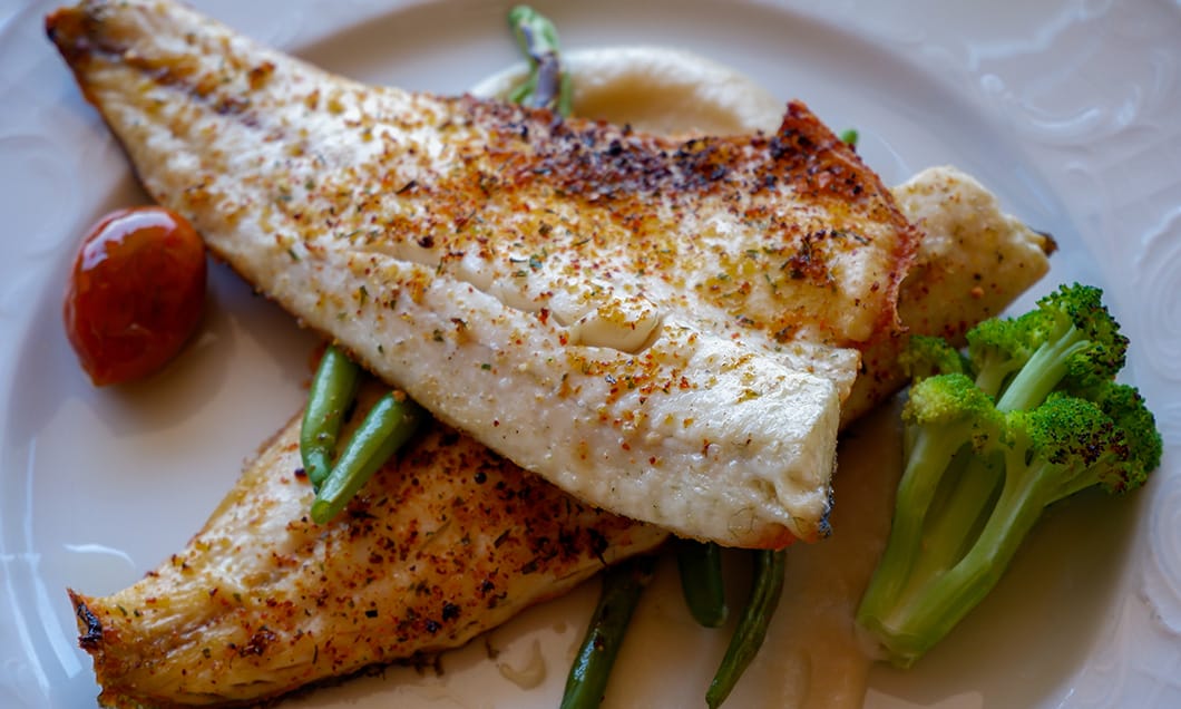 Škarpena na zelenjavni postelji - Znam.si