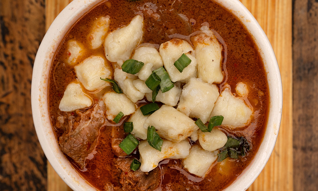 Telečja obara z žličniki - Znam.si