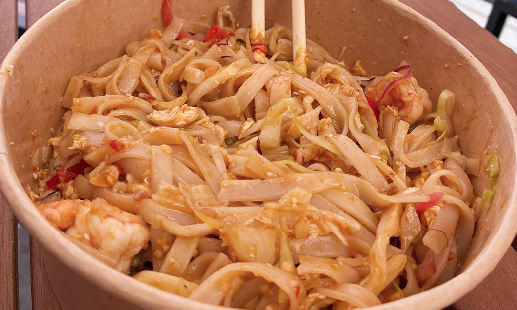 Pad Thai with shrimp - Znam.si